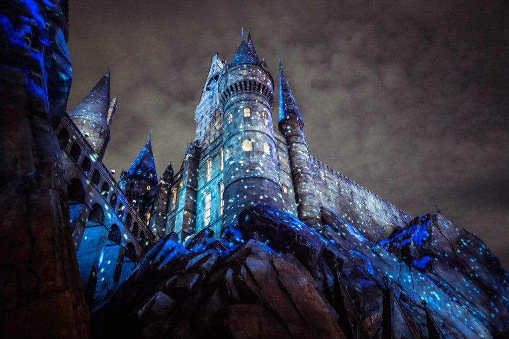 NEW Nighttime Lights at Hogwarts "Hogwarts Always Light Show"